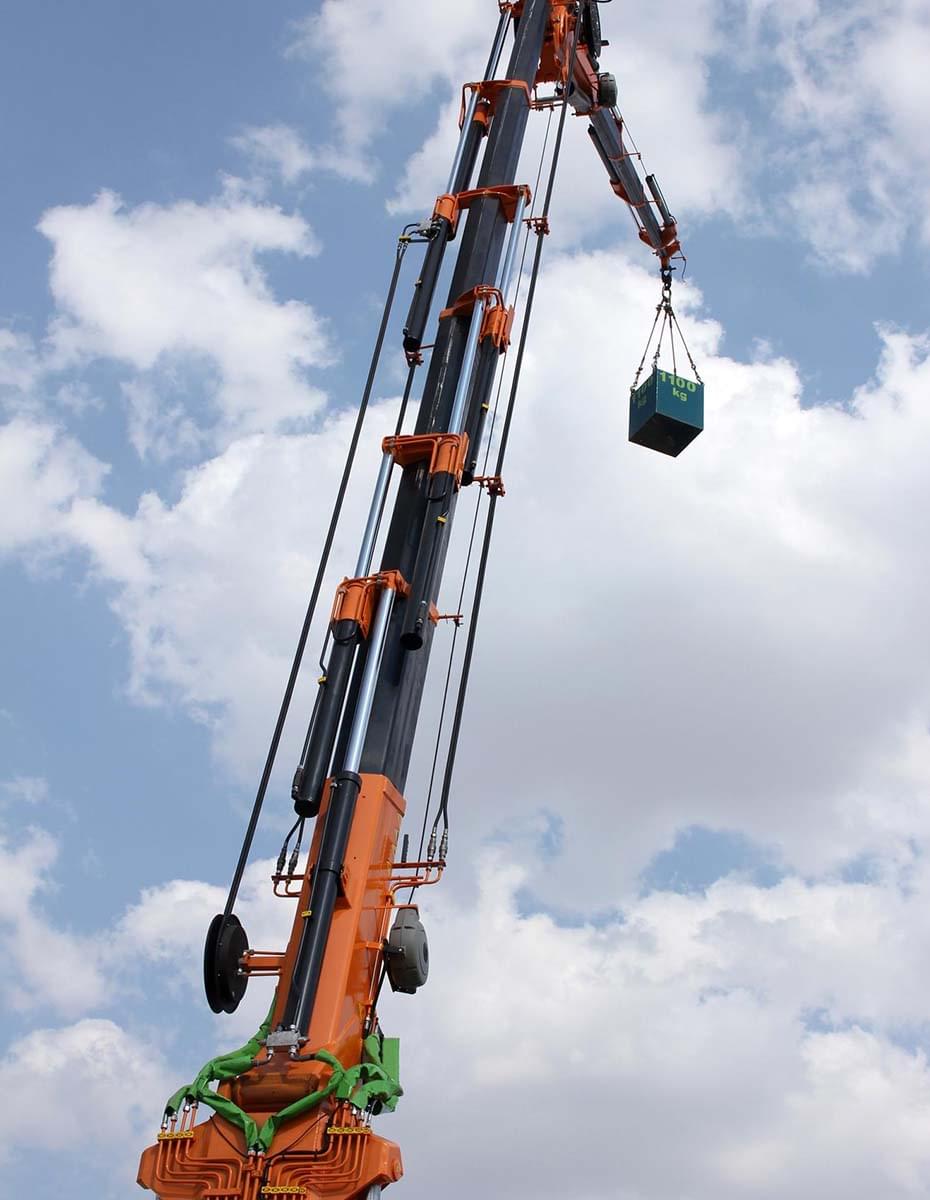 Izzy Cranes